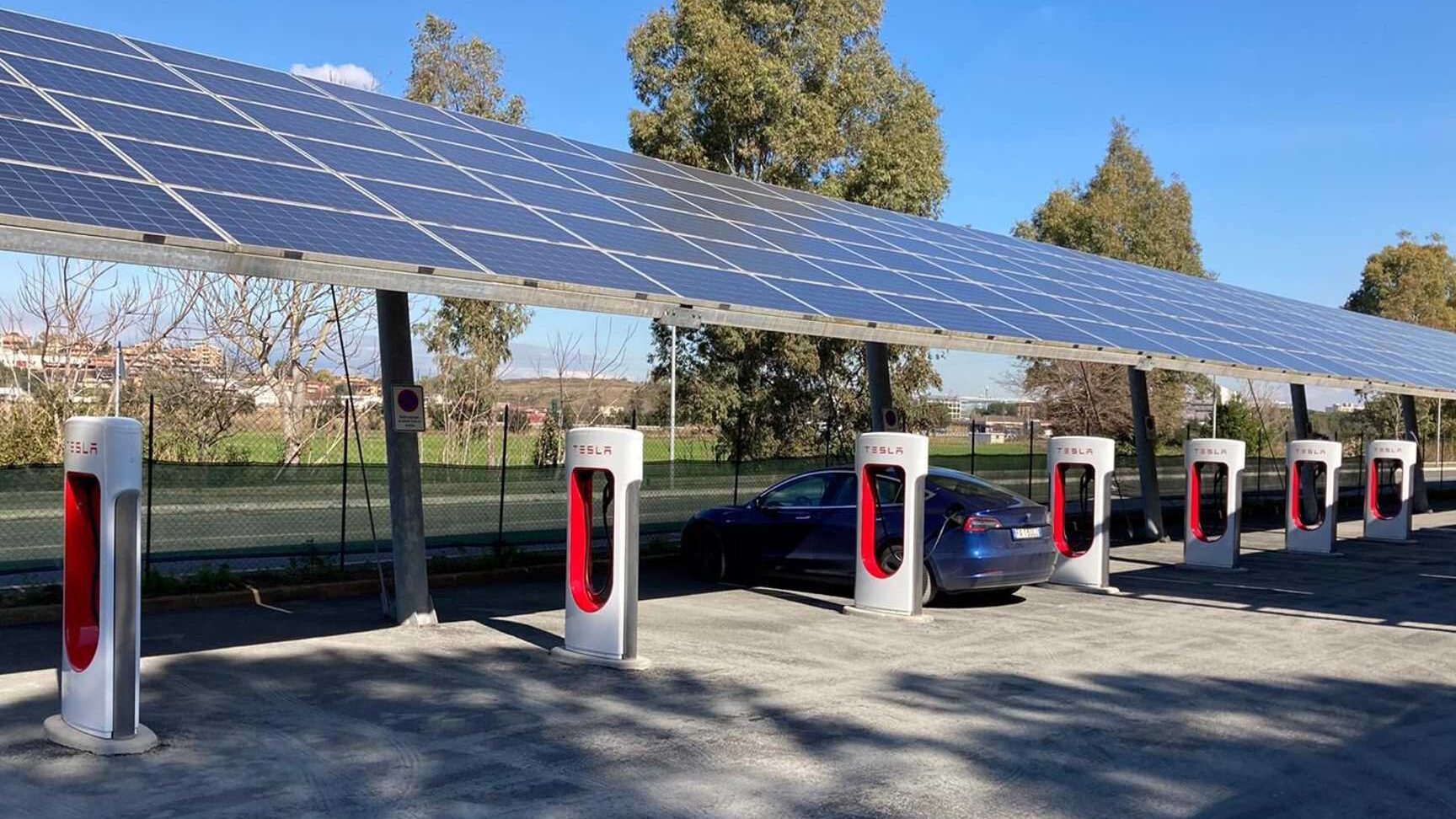 Iberdrola y Tesla: Una Alianza Energética Revolucionaria - ioScoot