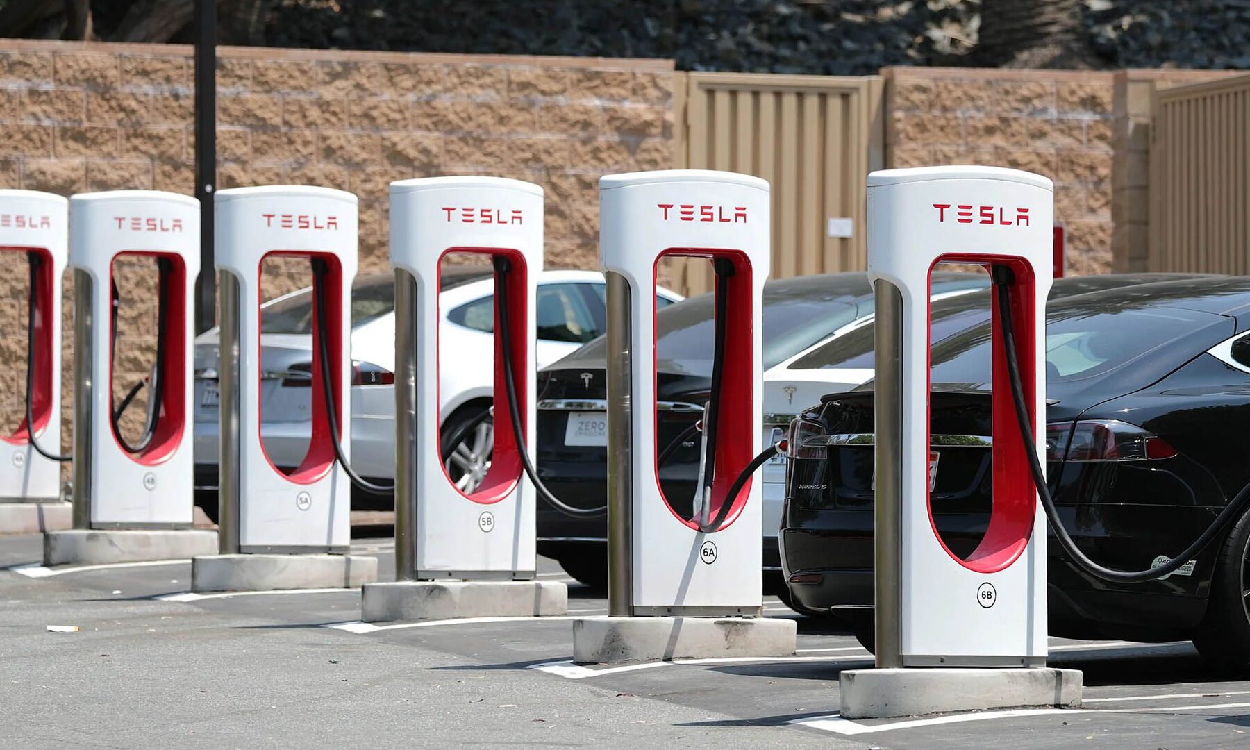 Descubre la red de Supercargadores Tesla en Madrid: carga rápida y ...